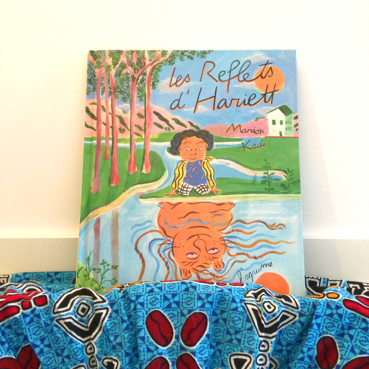 LES REFLETS D’HARIETT – SAKILI